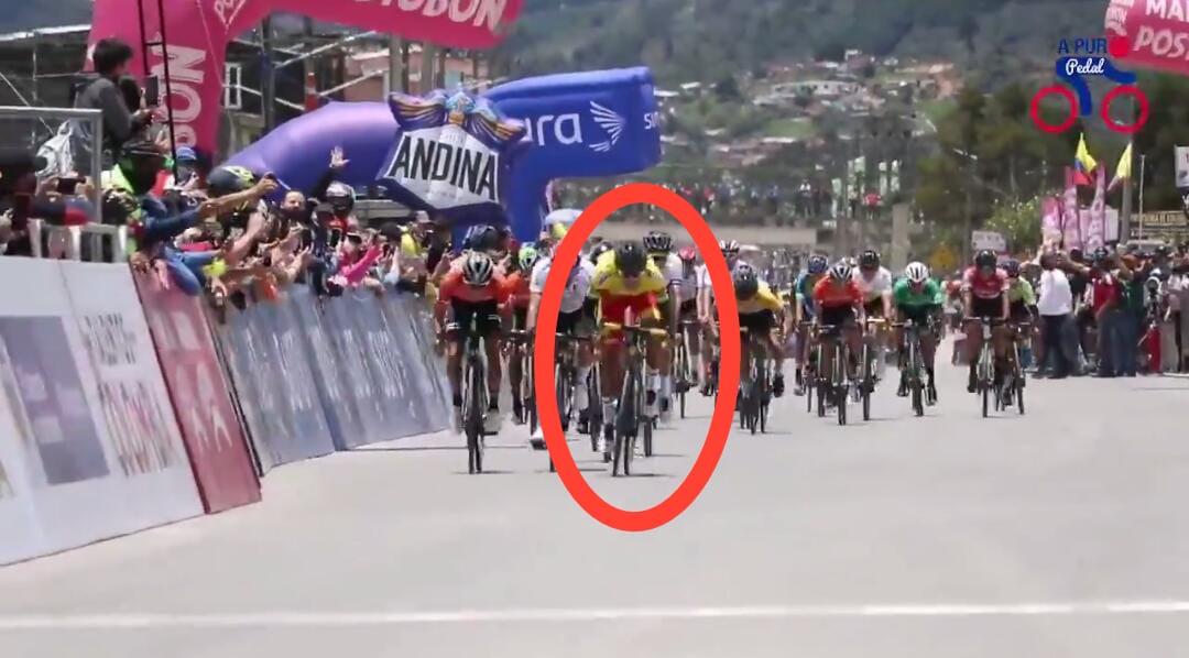 Así se dio el tremendo sprint para la victoria de Brandon Rojas en la ...