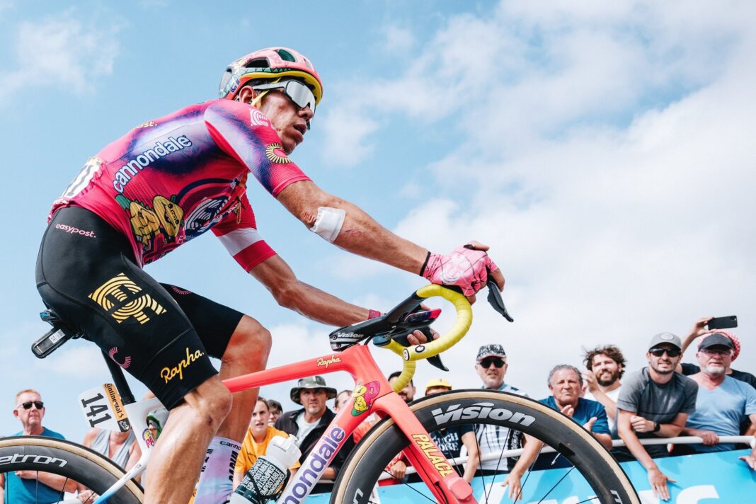 Rigo Urán le responde con altura al sablazo de Carapaz - Ciclismo ...