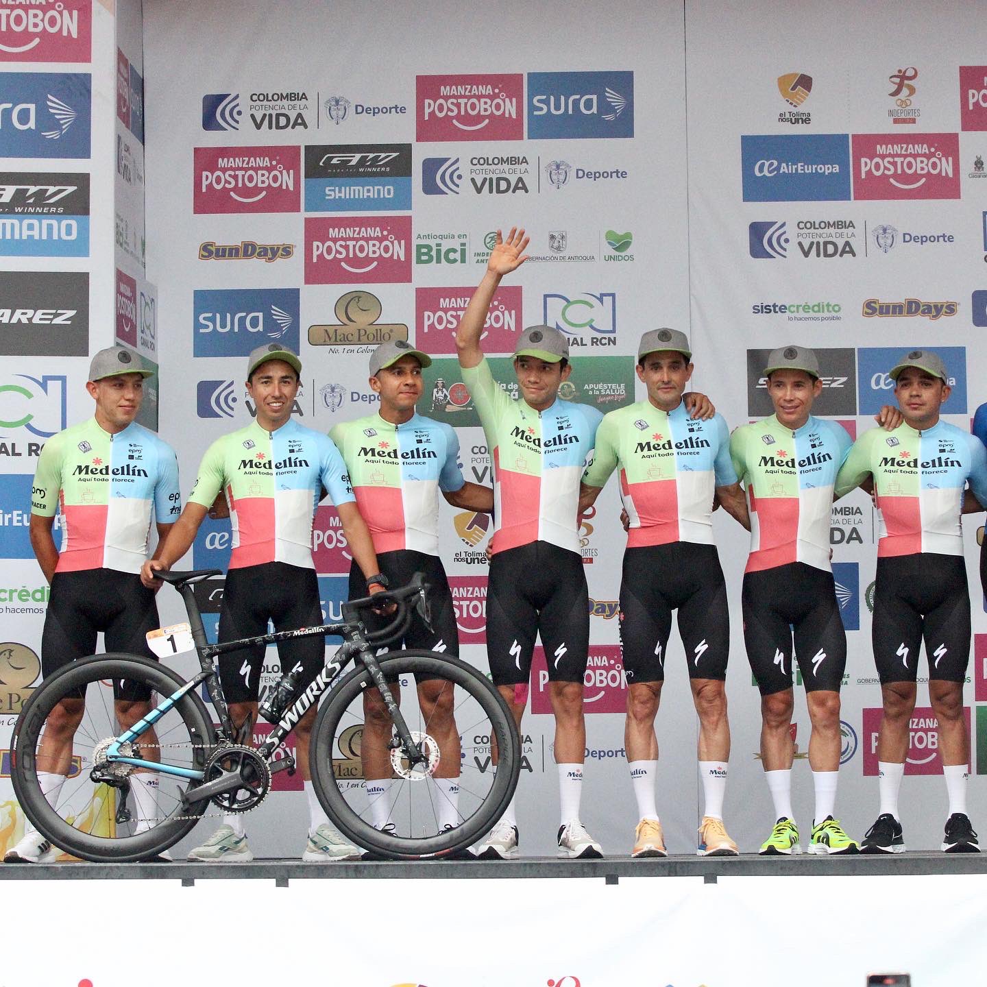 Team Medellín estrena uniforme para Vuelta a Colombia 2023 - Ciclismo ...