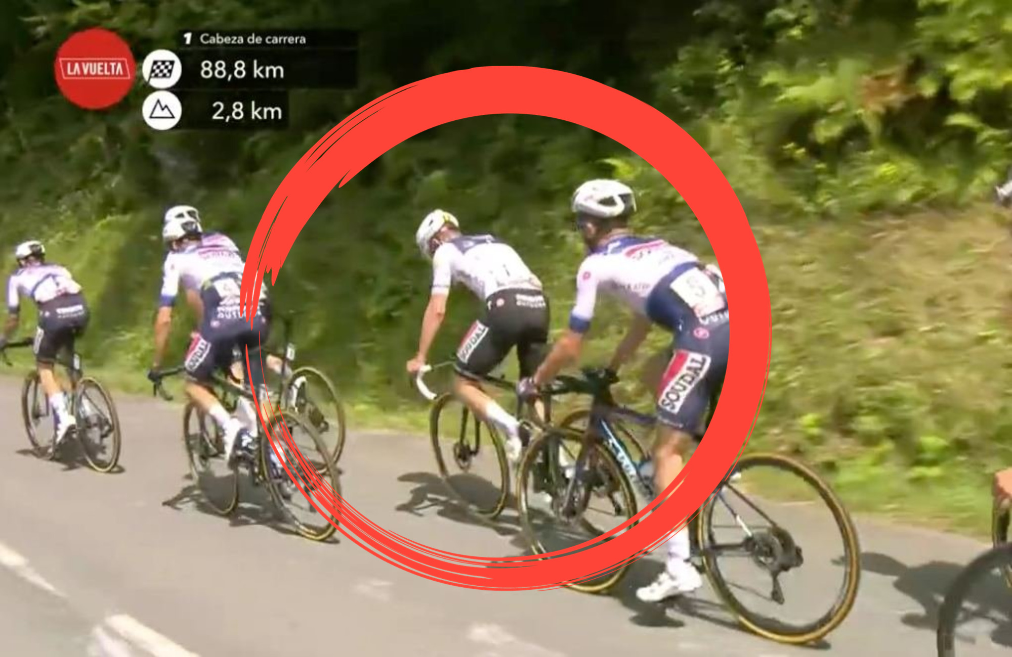 Palazo en Vuelta a España 2023, Evenepoel se rompió... a 88 km de meta en etapa reina. Así fue ...