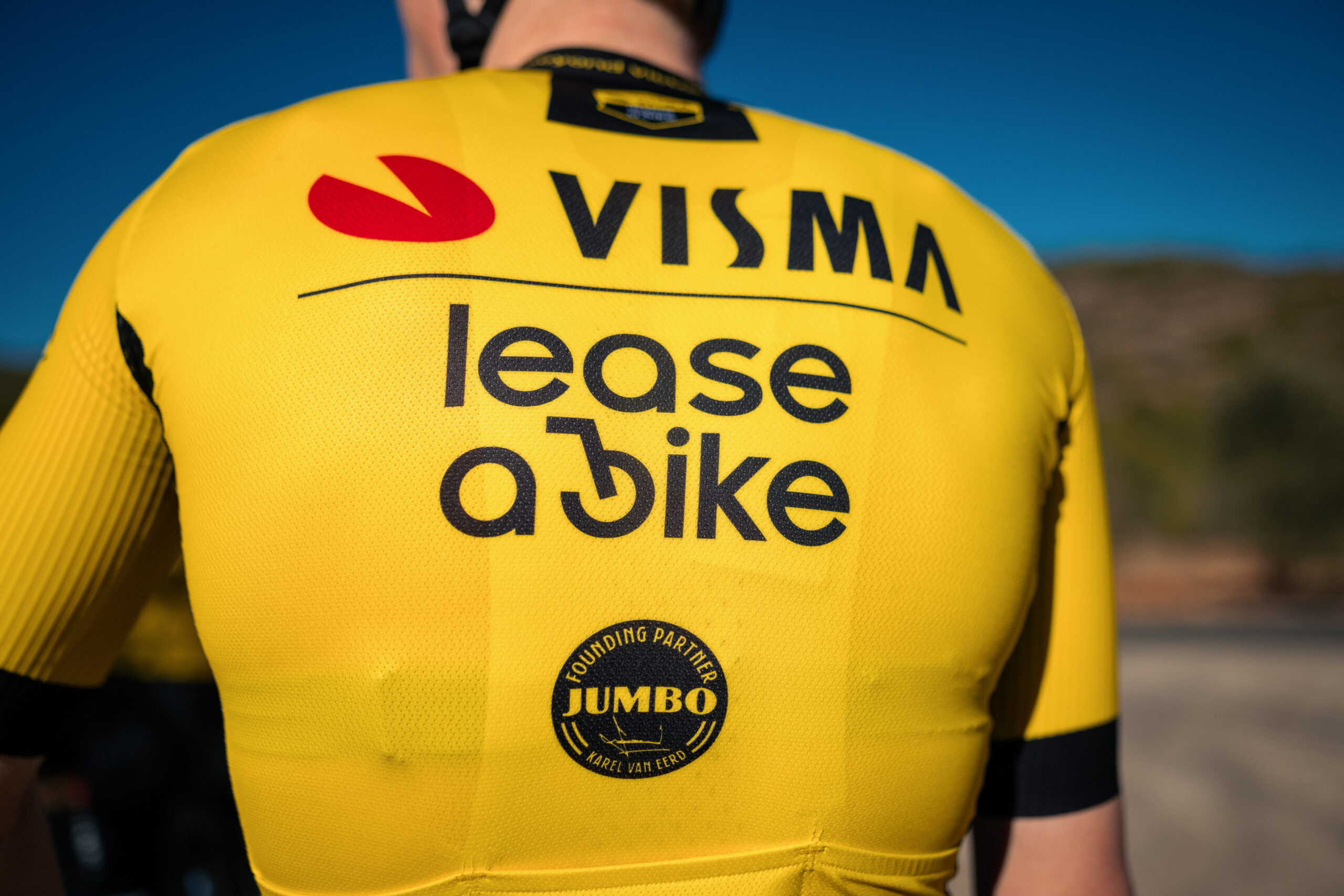 Visma Lease a Bike presenta su nuevo uniforme para el 2024 - Ciclismo Colombiano