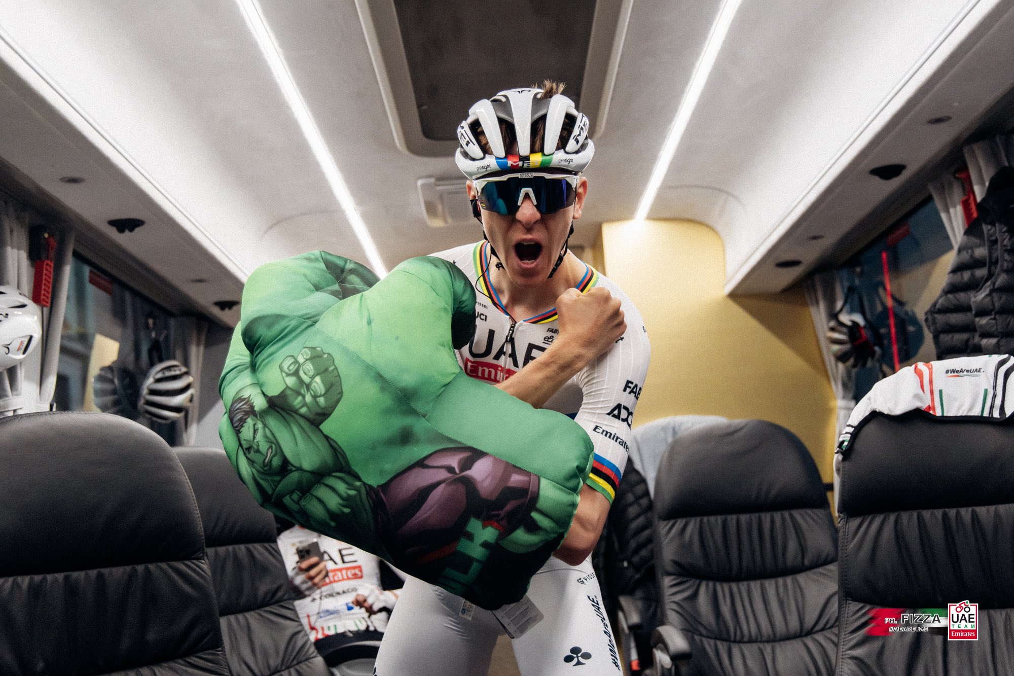 Tadej Pogacar hace frente a las acusaciones de dopaje por su excelente ...